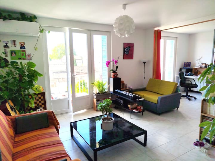 Appartement Dans Résidence Avec Parking Gratuit - Avignon