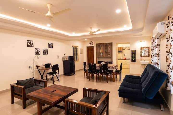 Chic & Cozy 2bhk. 200m To R.k Beach - Visakhapatnam