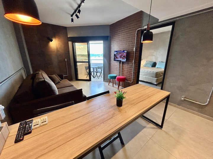 Shb - Blue Horizon: A Window To The Sea - Santos