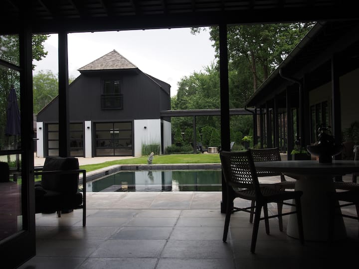 Modern Guest Suite. 
Walk To Canton Street. - Roswell, GA