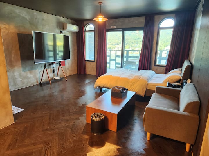 Real Lake-view Bbq And Campfire, English-friendly - South Korea