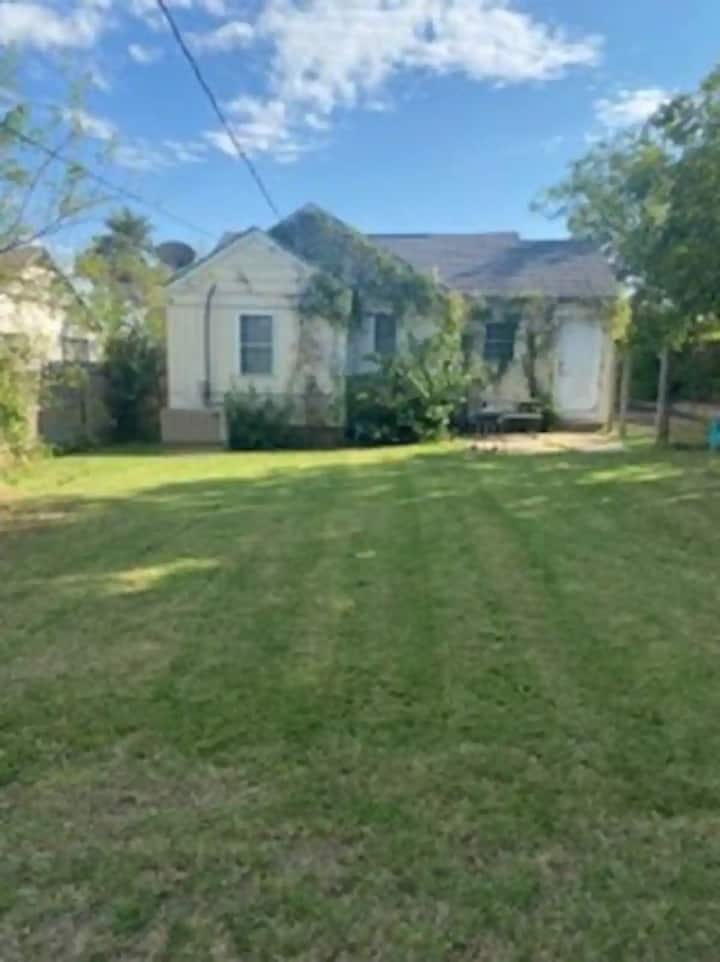 4 Beds -Truck Parking• 2 Mi To Fort Sill •W/d - Lawton, OK