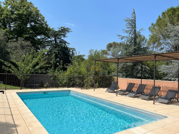 Les Cigales, Un éCrin De Verdure Au Coeur De Nîmes - Nîmes