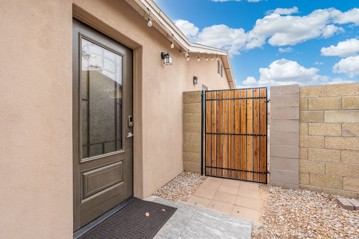 Private Suite 1 Queen 1 Twin Bed Hwy 51/mayoclinic - Phoenix, AZ