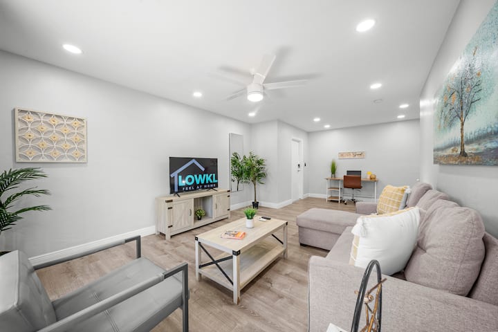 Amazing 1 Bedroom Apt Near The Beach W/ Pool - Fort Lauderdale, FL