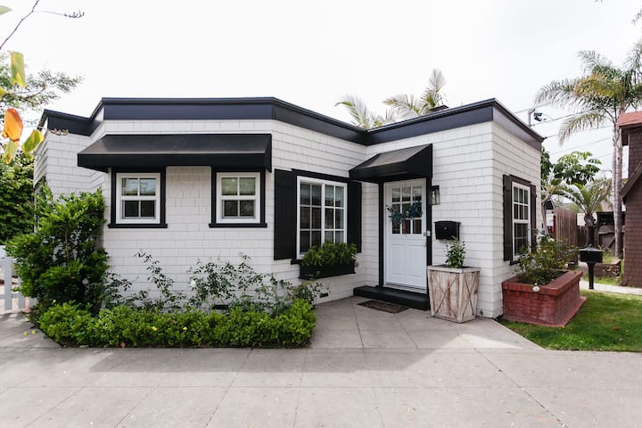 Coronado Island Beach Cottage - Coronado, CA