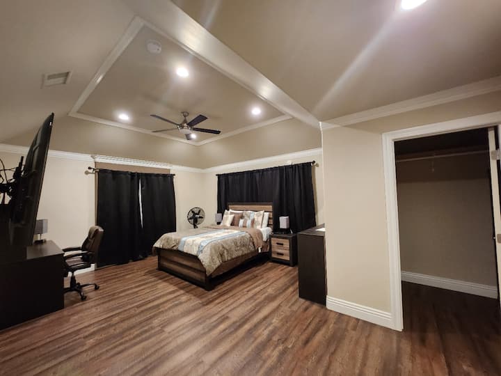 1 Br #1, Private Bath, Quiet, Central, Safe - Clovis, CA