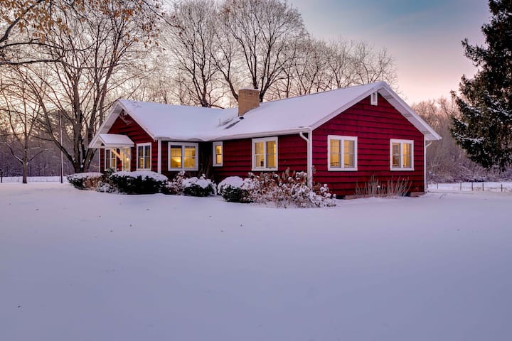 Kintz Farm, Warm & Festive Holiday Retreat Near Nd - Notre Dame Stadium