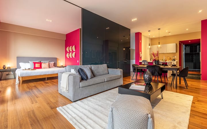 Magenta By Kukun - Benito Juarez