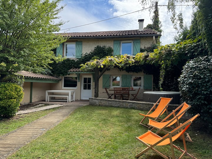 La Petite Maison, Jardin & Jacuzzi, Proche De Lyon - Chasse-sur-Rhône