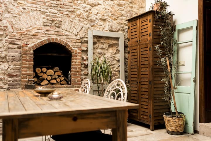Historical House With Garden: Sarı Kapı Ayvalık - Ayvalık