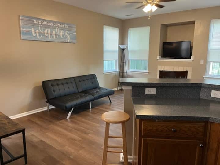 Gorgeous Remodel Vibe Dstr Fenced Yrd Walk 2 Beach - 버지니아비치