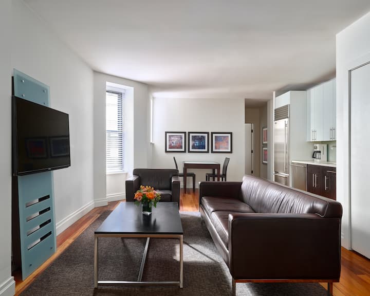 Aka Times Square - 2bdjr - Washer/dryer, Kitchen - New York