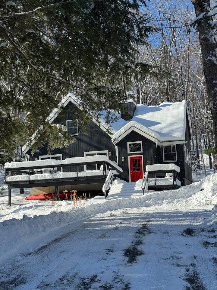 4 Bed/2 Bath Home Nestled In Woods Near Mt Snow - Vermont