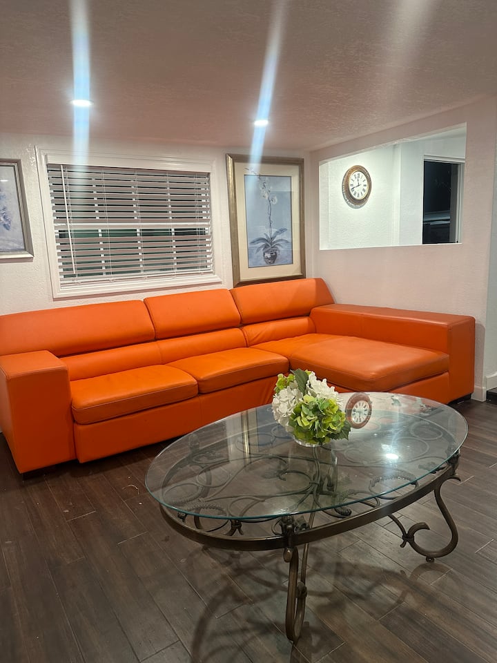 4-bed-2bath Home Nr Beach-fenced Yard Pet Friendly - Treasure Island, FL