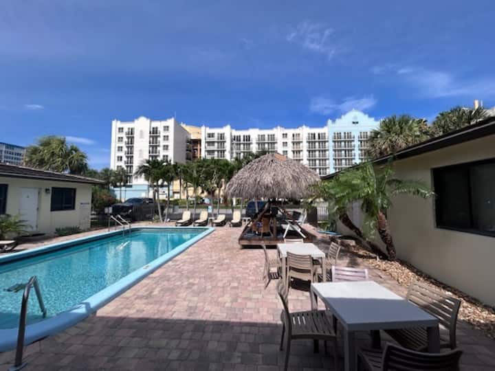 Summerwinds - One Bedroom Suite With Laundry - Boca Raton, FL