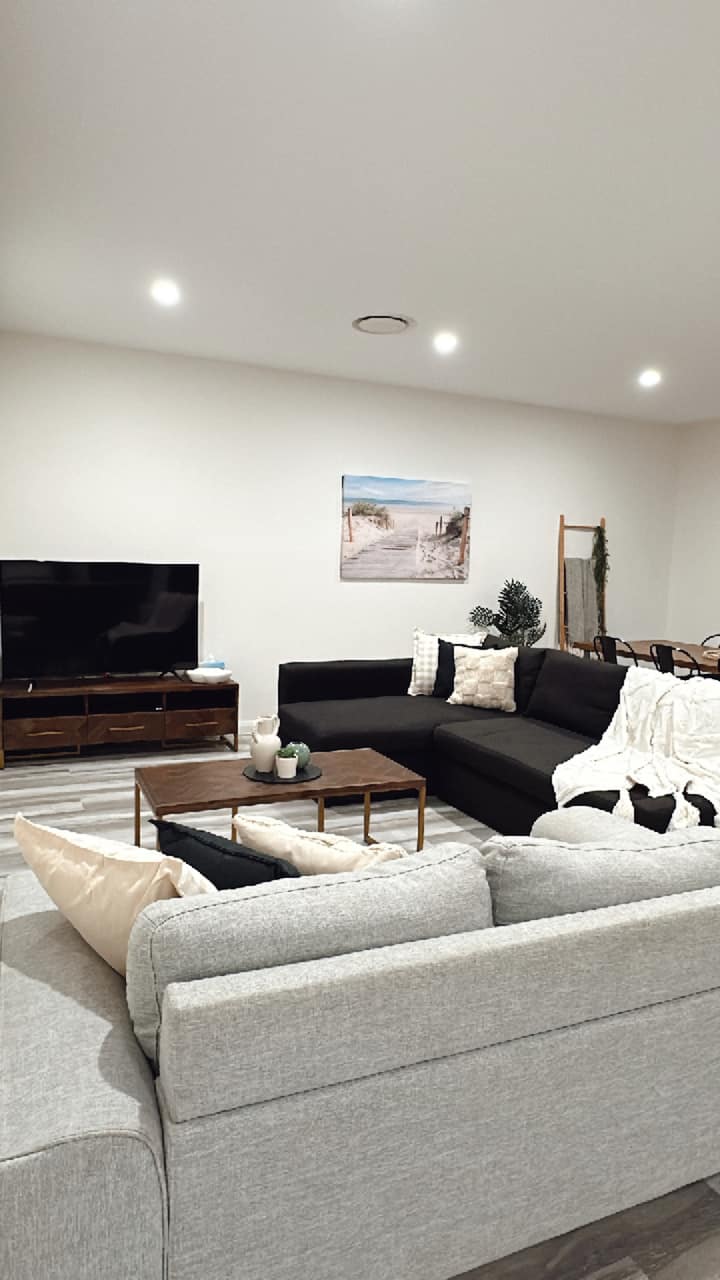 Beautifully Cosy House By The Coast - Lake Cathie