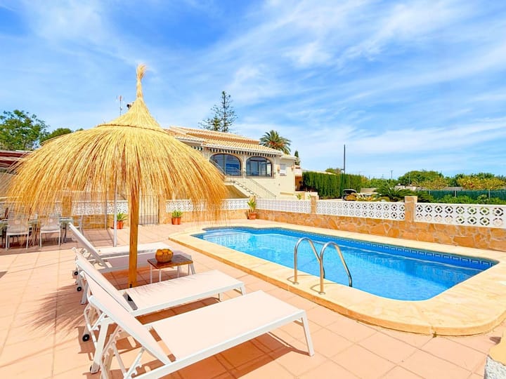 Villa Mediterránea Con Piscina Privada - Jávea