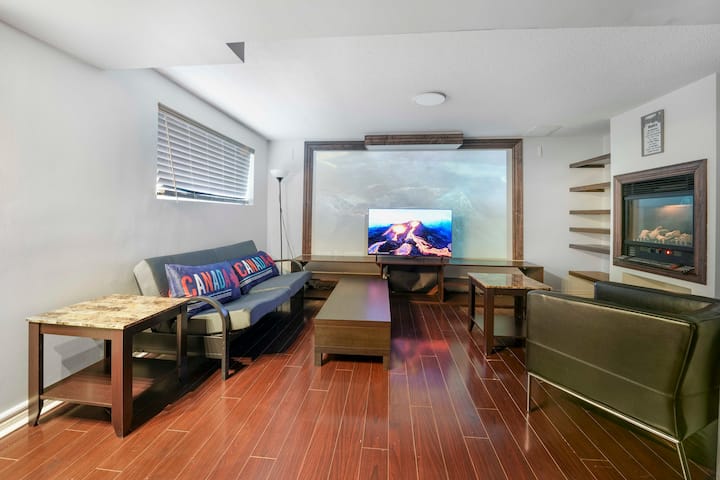 Entire Big Basement Unit With Jacuzzi-sep.entrance - Aurora