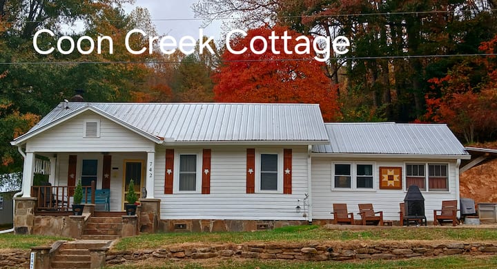Creekside Farmhouse Cottage In The Mountains - Franklin, NC