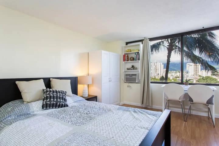 Waikiki Hawaiian Monarch Upgraded Modern Studio - Honolulu