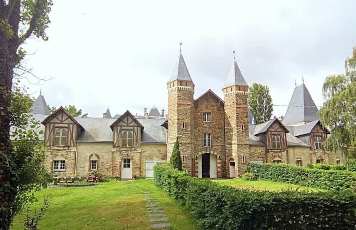 Grand Gîte Dans Les Communs D'un Château - Loire-Atlantique