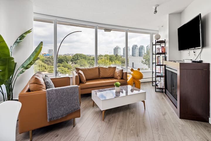Gardenview Modern Condo +Parking +Gym +Pool - Vancouver
