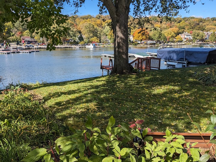 Riverfront Apartment Styled Suite In Downtown Alg. - Algonquin, IL