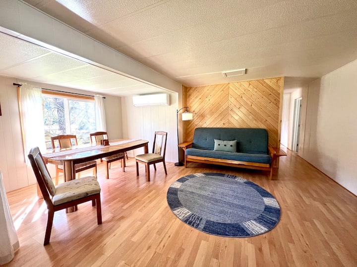 Farm And Country Getaway- Fleetwood Cabin - Humboldt County, CA