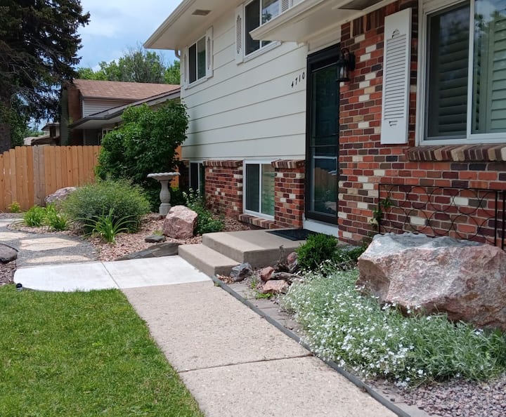 The Wendmill:  
Dog Friendly
(No Cats) - Colorado Springs, CO
