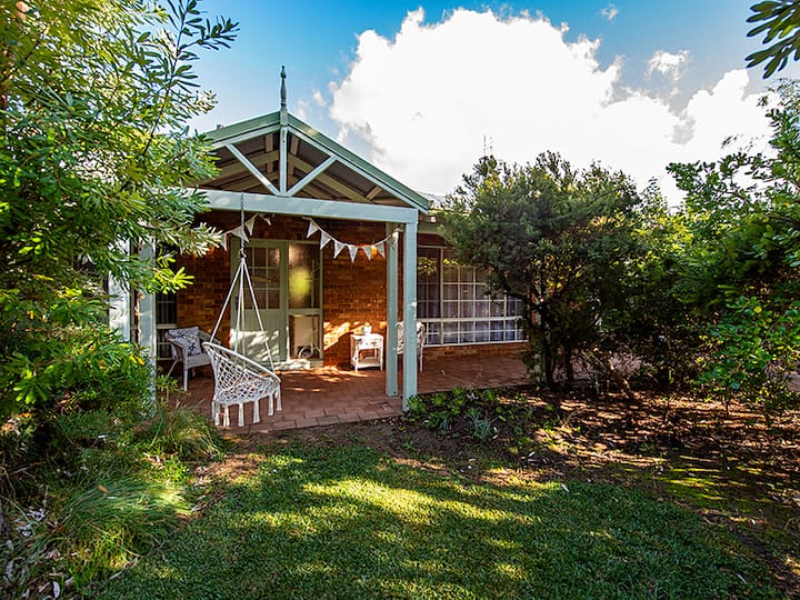A Fairy Wren Cottage – 3 Brm Cozy Retreat - Broadwater