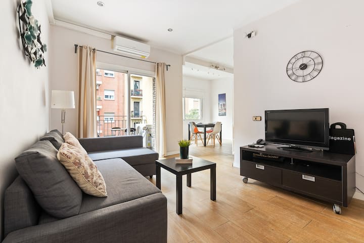 Bright 3br/2ba W/ Balcony In Eixample - Barcelone