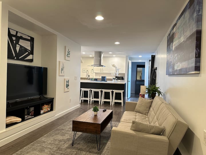 2br Suite In A Charming Home Near Lake Washington! - Lynnwood, WA