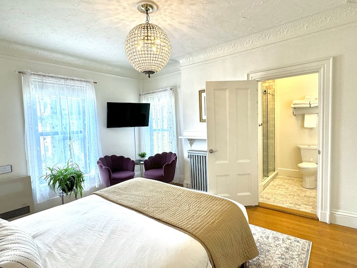 Morrill Mansion Inn | 1 | Self Check In | - Scarborough, ME