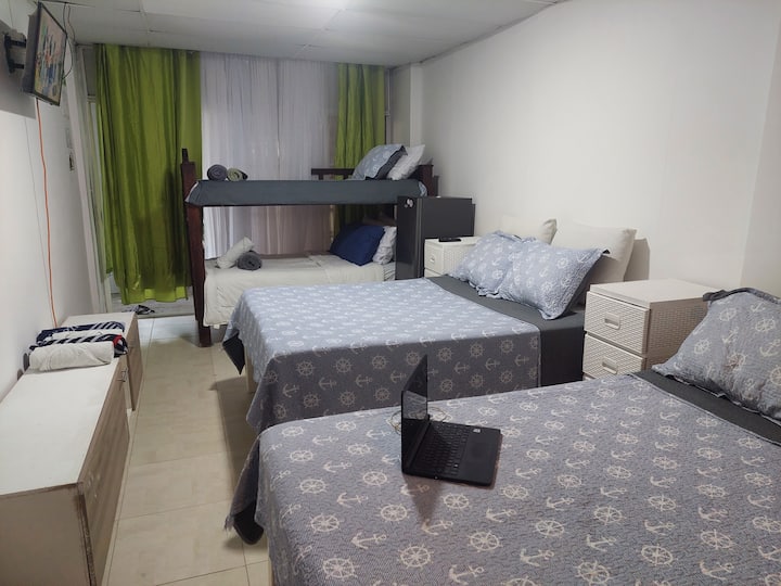 Apto Cocos  Para 7      
   $399.999  Rnt 121163 - San Andrés