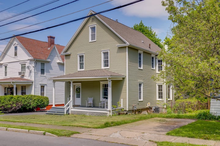 Warm & Inviting Home Minutes From Seneca Lake - Geneva