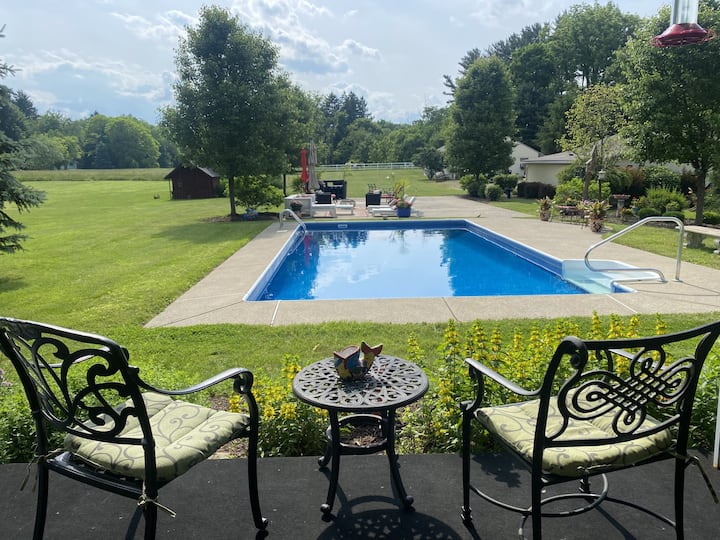 Cozy Snowstorm Special $89/night Elegant Farmhouse - Ohio