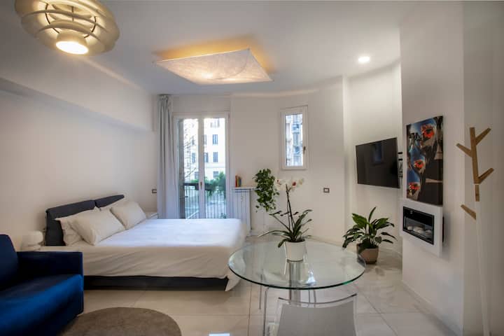 Nuovo Bellissimo Appartamento Con Camino E Balcone - Mailand