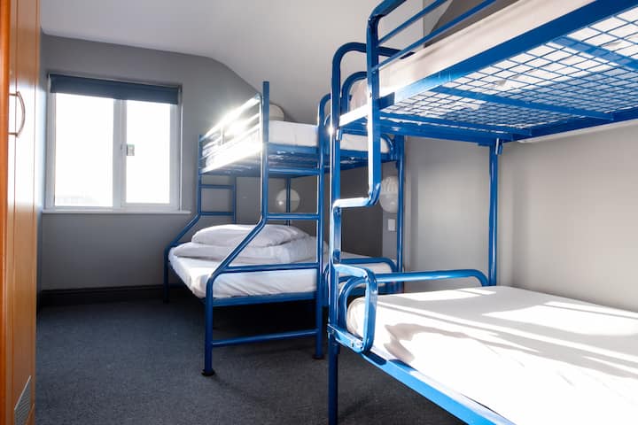 6-bed Family Room - Galway