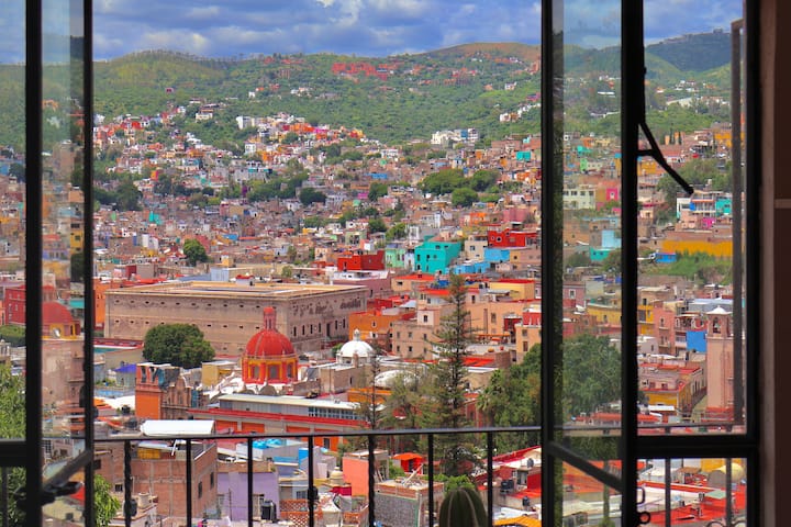 Nomad House: 5 Min Walk To Centro & Panoramic View - Guanajuato