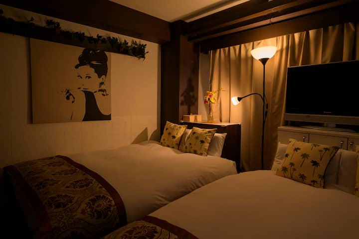 Hotel Aaron Tsuteneast Double 4-person Room - Osaka
