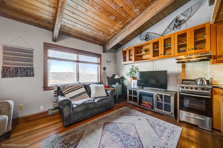 Chalet Bleu @ Schweitzer Vrp2021-0093 - Sandpoint, ID