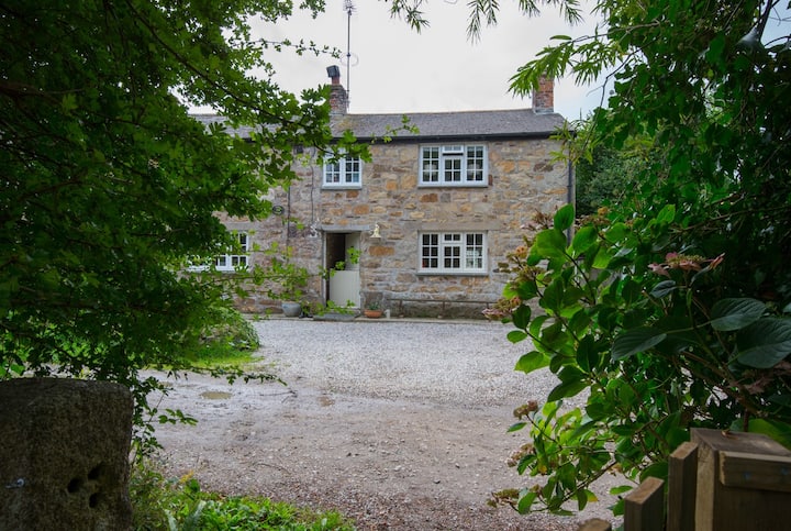 Coastal Village Cottage - Gwithian