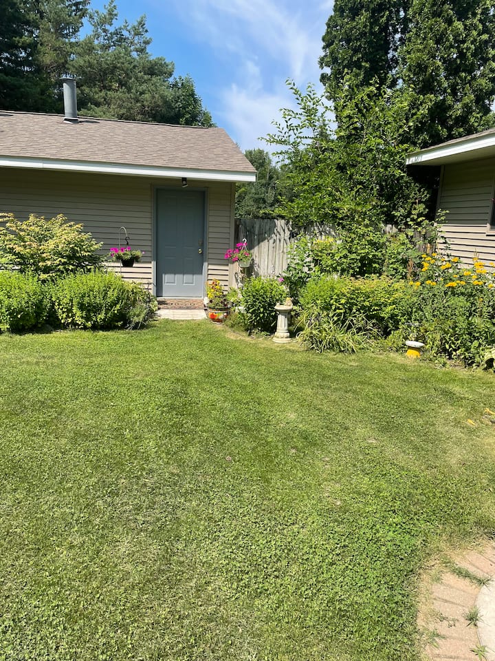 Newly Remodeled Guest Suite - Torch Lake, MI