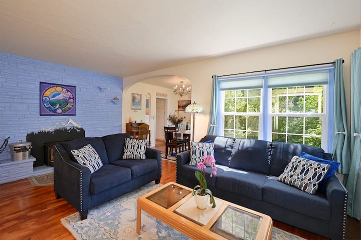 Charming Older Home In An Ideal Mt Shasta Location - Mount Shasta, CA