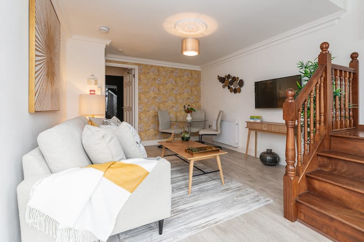 Gorgeous Duplex With Patio & Parking Near Ranelagh - Dublin