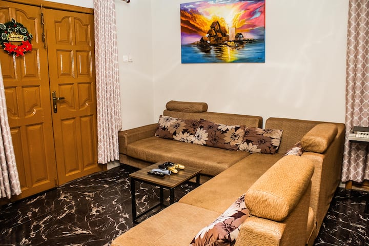 Cozy 1br  In Central Labadi, Wifi, Solar - Accra