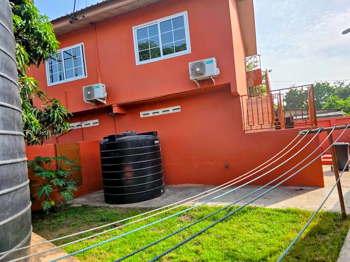 Cozy 1br  In Central Labadi. Wifi/solar - Accra