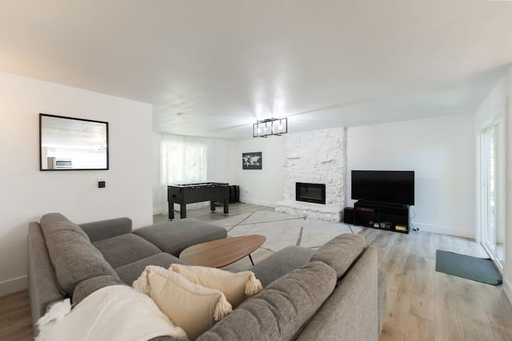 Relaxing Forest Getaway | 3br Home + Hot Tub - Battle Ground Lake State Park, Battle Ground