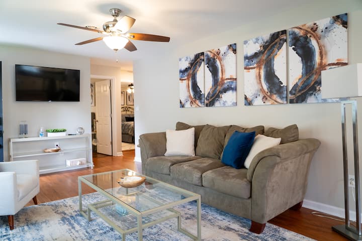 Chic 2br/1ba Home Near Downtown & Caesars Casino! - 丹維爾